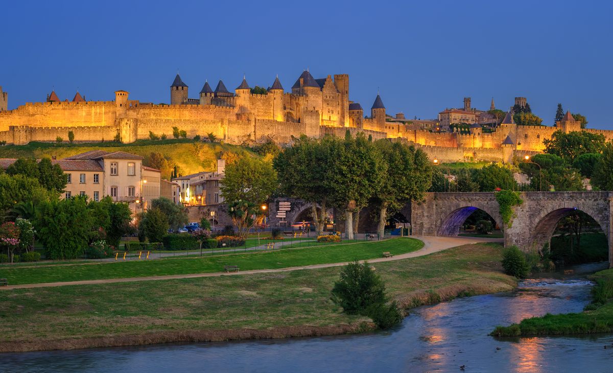Occitanie, La cité de Carcassonne et le canal du Midi - France avec ...